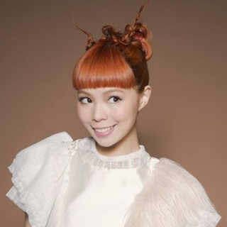 台湾女性歌手ペギー・シウ